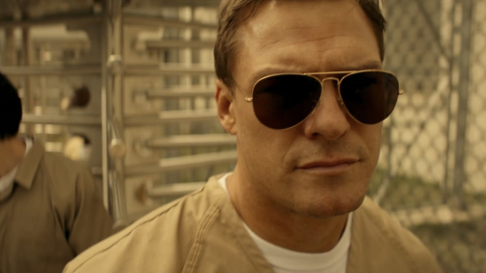 Alan Ritchson Learned How To Be Jack Reacher From Hanging Out With Lee ...