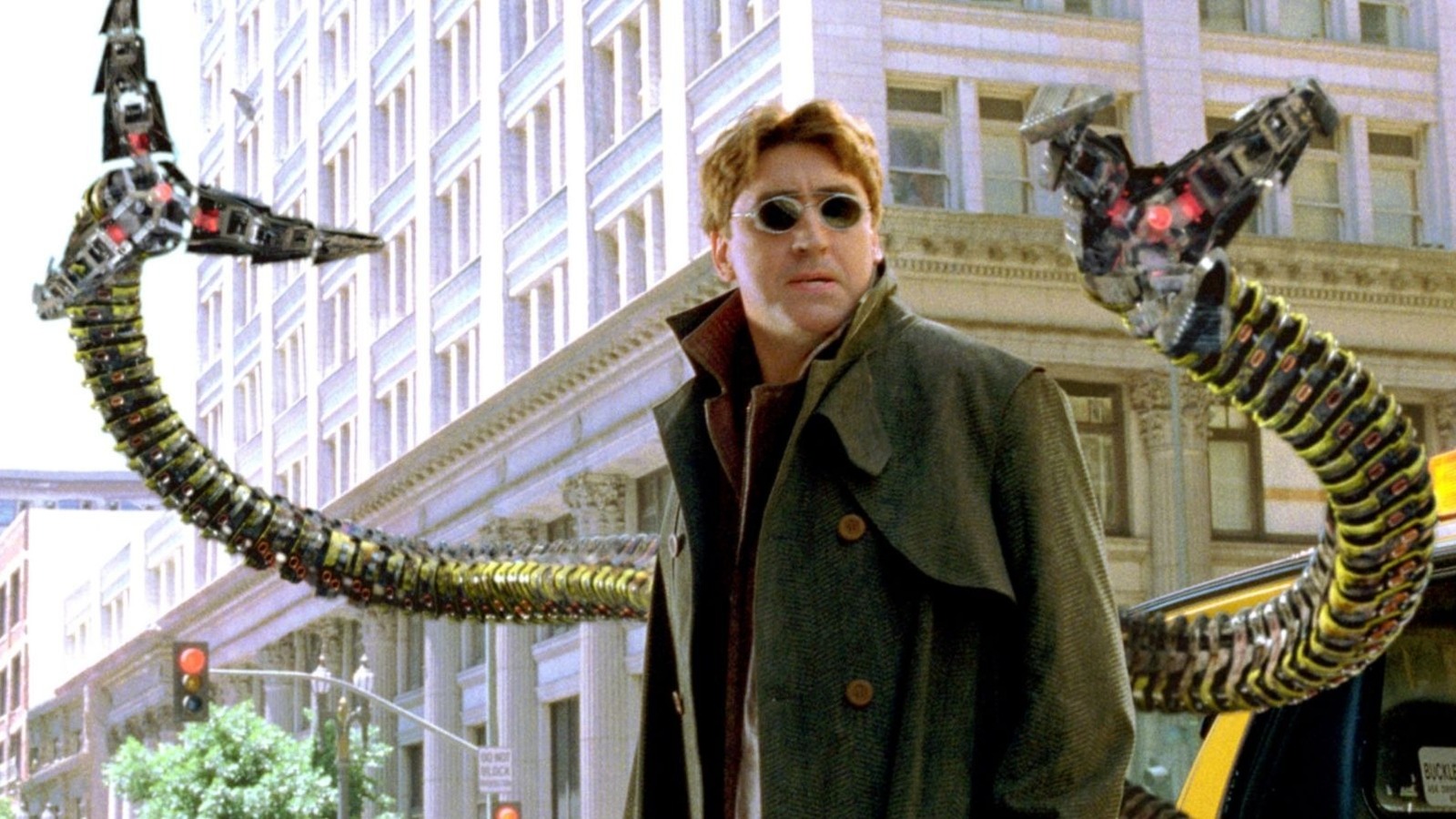 Alfred Molina Was A Little Too Attached To His Doc Ock Tentacles