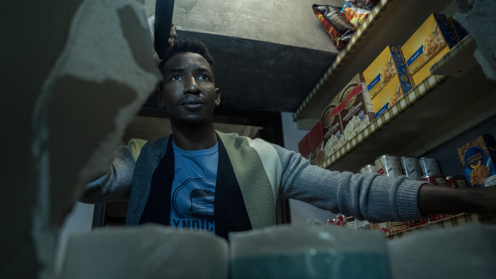 Archive 81 Trailer: There's Nothing Scarier Than Old VHS Tapes In ...