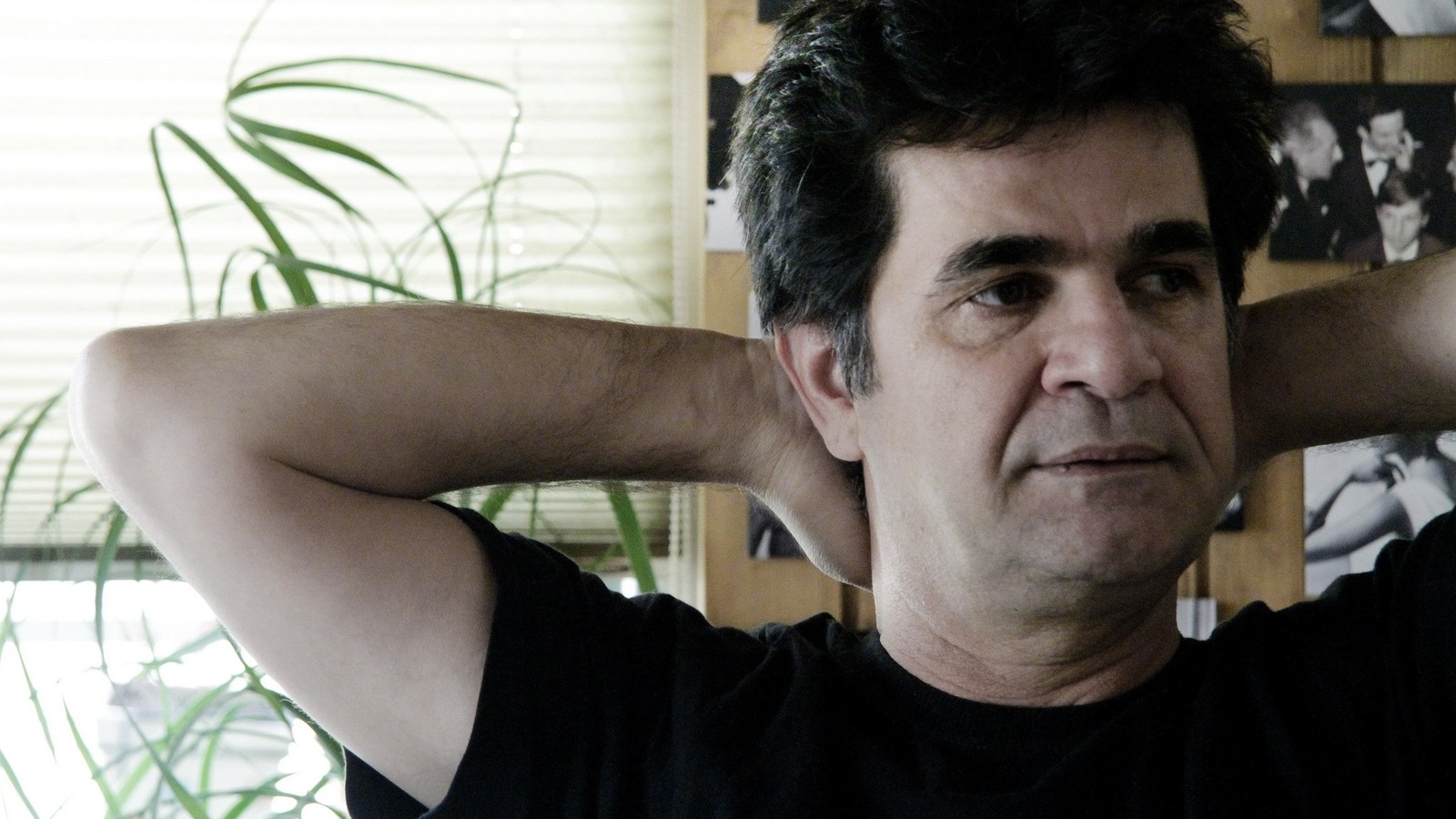 Award-Winning Iranian Director Jafar Panahi Sentenced To Six Years In ...
