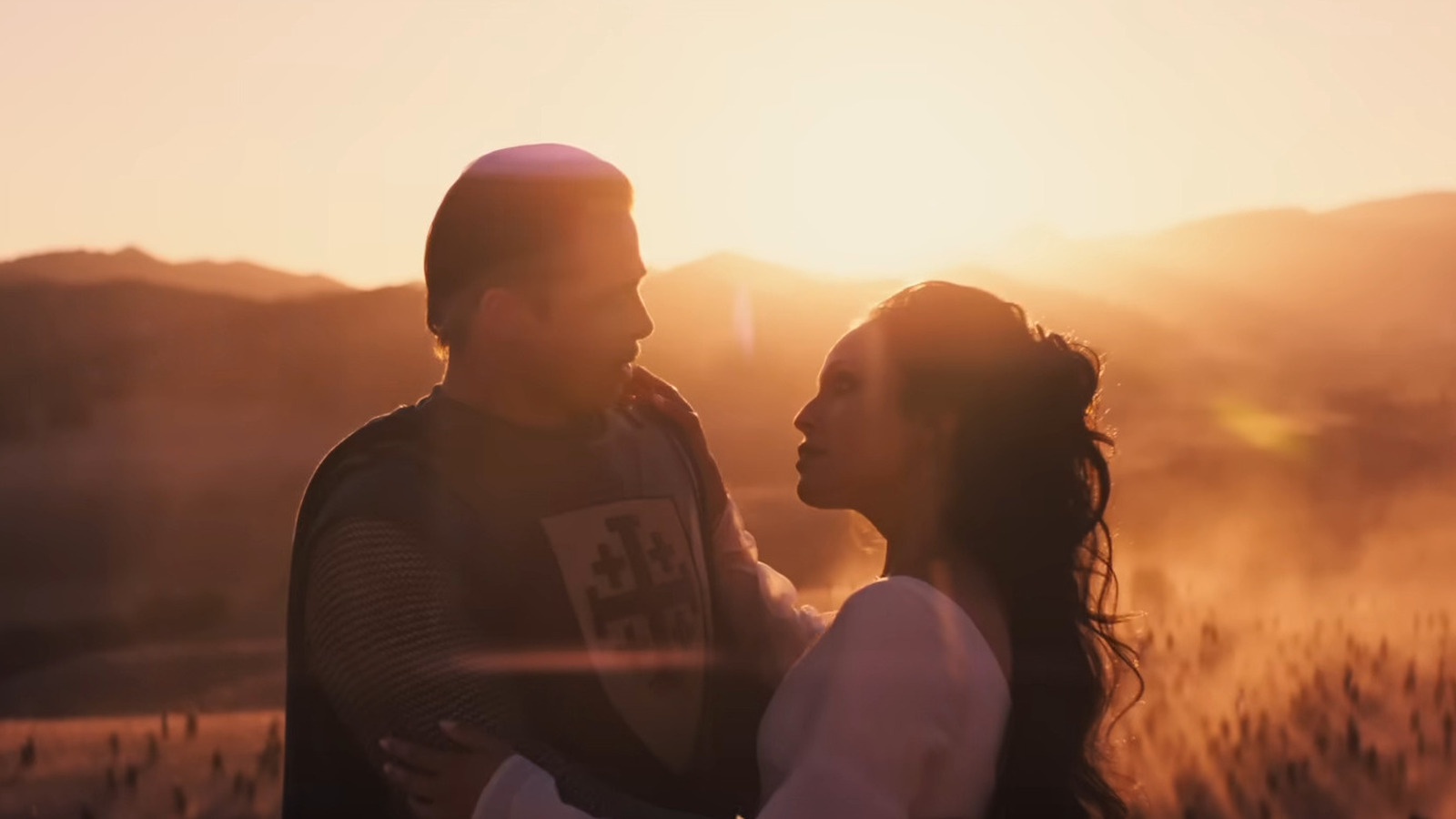 Babylon Producer Talks That Sunset Kiss Scene: 'That Felt Really ...