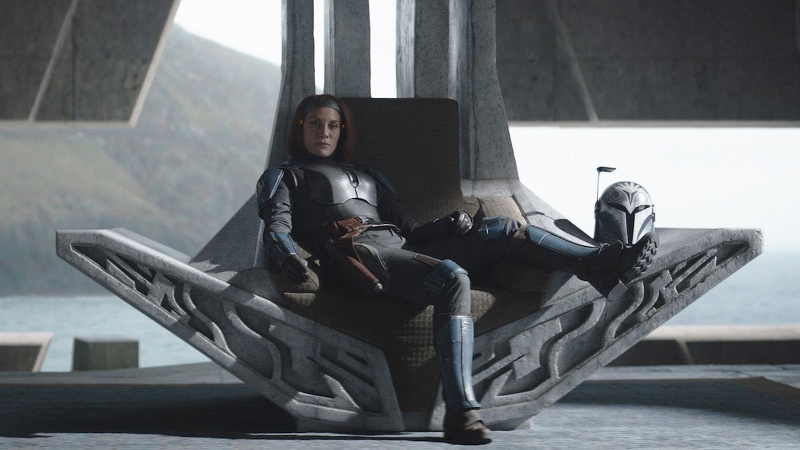 Mandalorian Season 3: Katee Sackhoff On Bo-Katan's Unusual Throne Stance