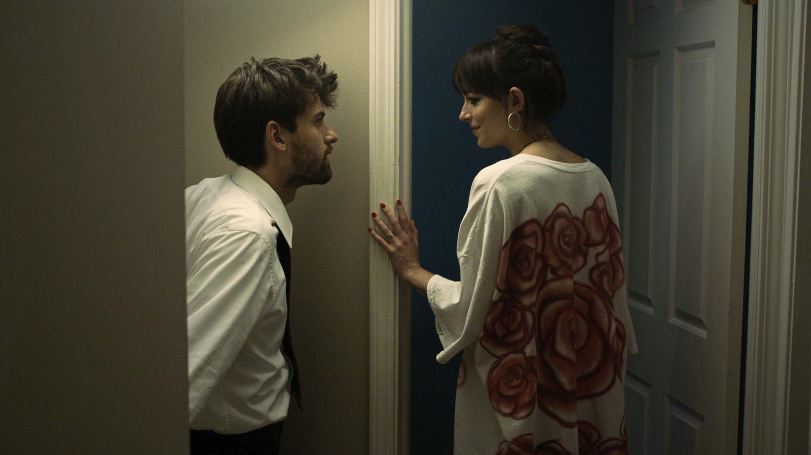 Cha Cha Real Smooth Review: Cooper Raiff And Dakota Johnson Star In ...