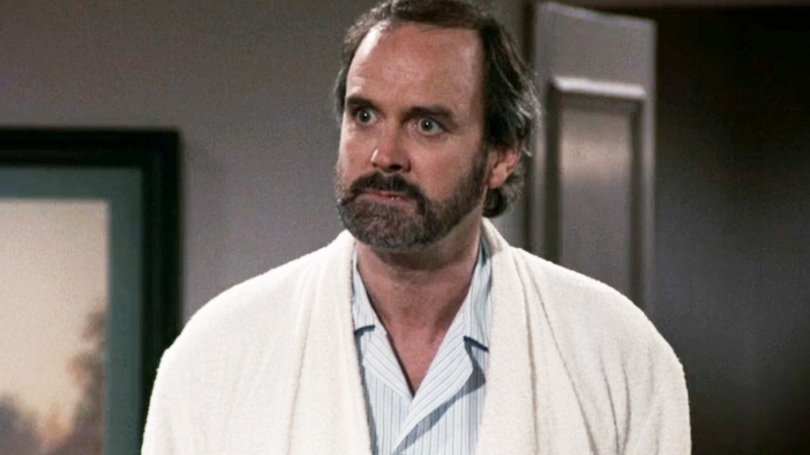 Cheers' Writers Ran Into Some Trouble When Crafting John Cleese's Cameo ...