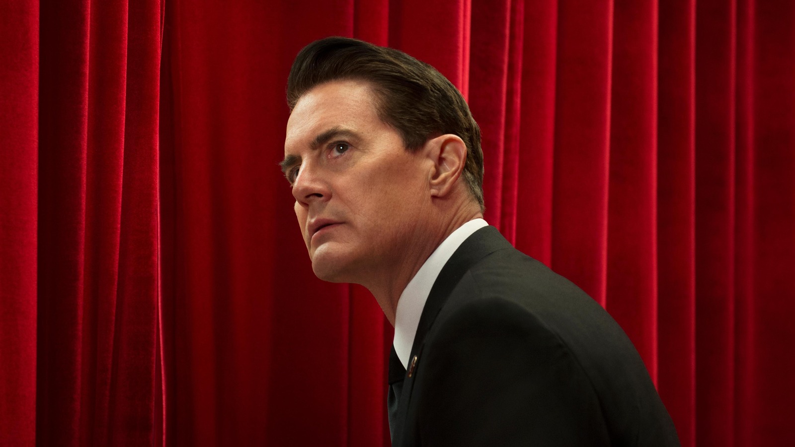 David Lynch Has Twin Peaks' Red Room Memorized Right Down To The ...