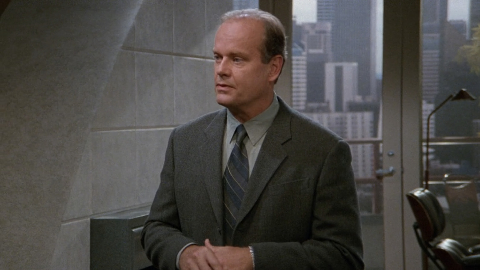 Frasier Season 2 Makes A Huge Change To Dan Butler's Bob 'Bulldog' Briscoe