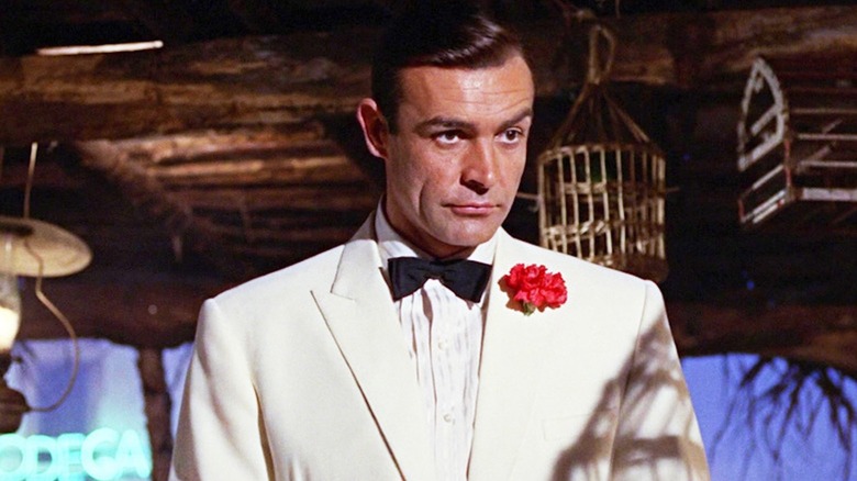 The 5 Best James Bond Books That Hardcore Movie Fans Need To Read