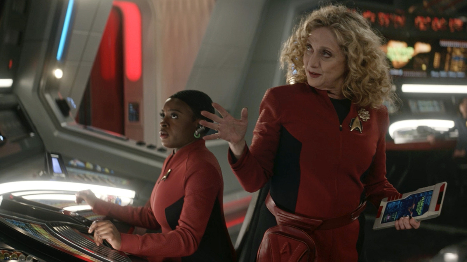 Jonathan Frakes Knows Why Fans Love Star Trek: Strange New Worlds