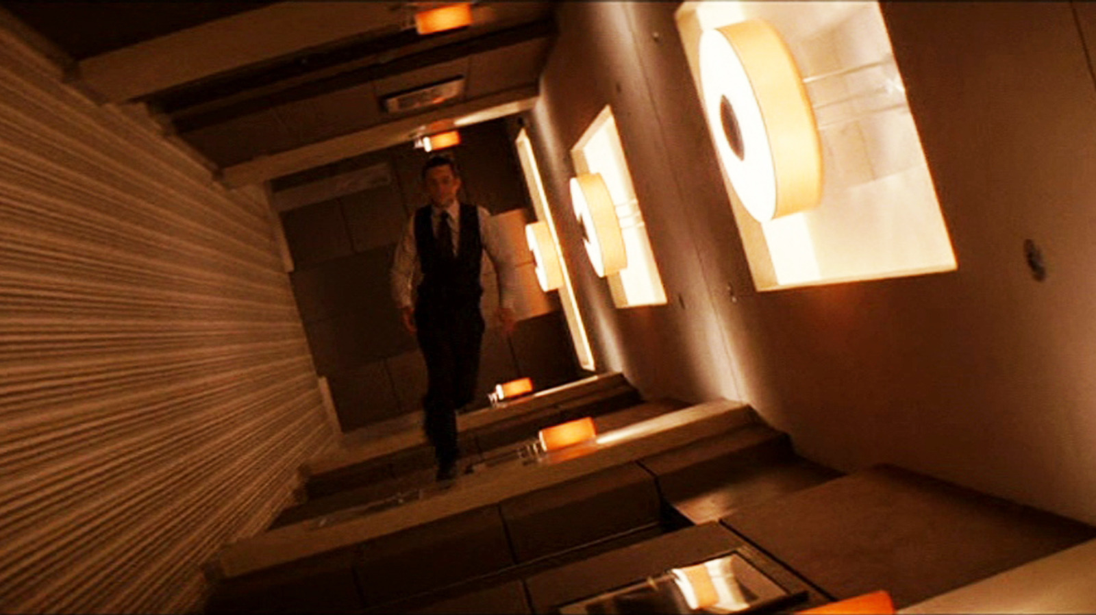 Joseph Gordon-Levitt's Inception Hallway Fight Was Only Given One Line In The Script
