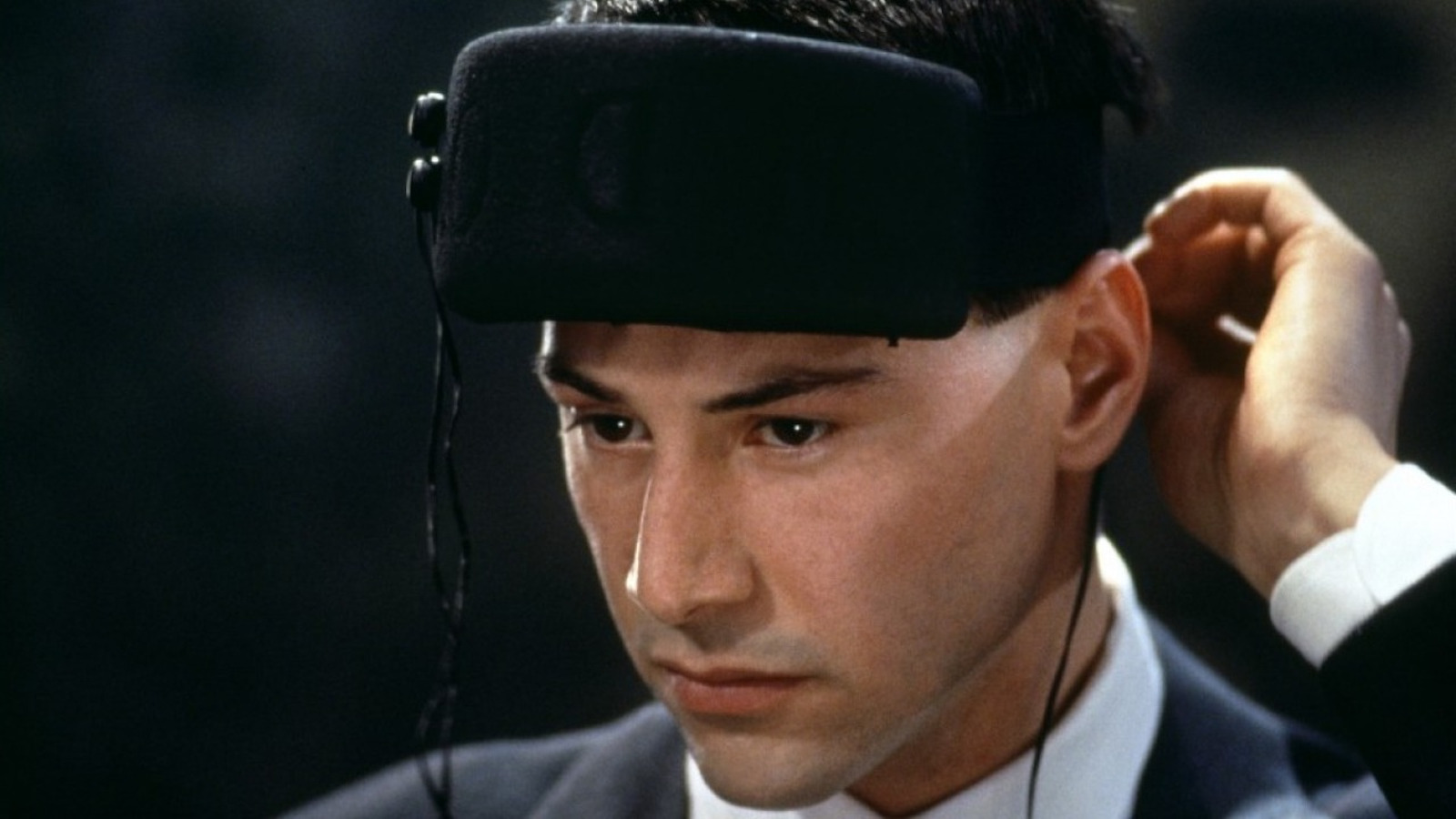 Keanu Reeves' Johnny Mnemonic Predicted The Future With A '90s Take On ...