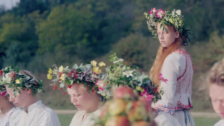 Midsommar Ending Explained: Bad Breakups, Burning Buildings, And Bears ...