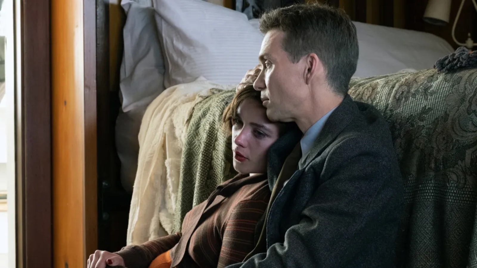 Oppenheimer Endured An Awkward Mishap During An Intimate Scene