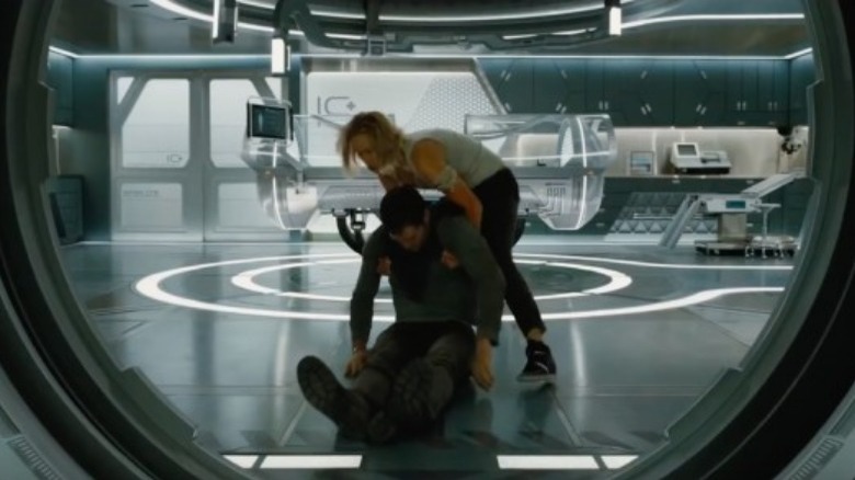 Let's Discuss The 'Passengers' Ending And How The Script Was Different ...