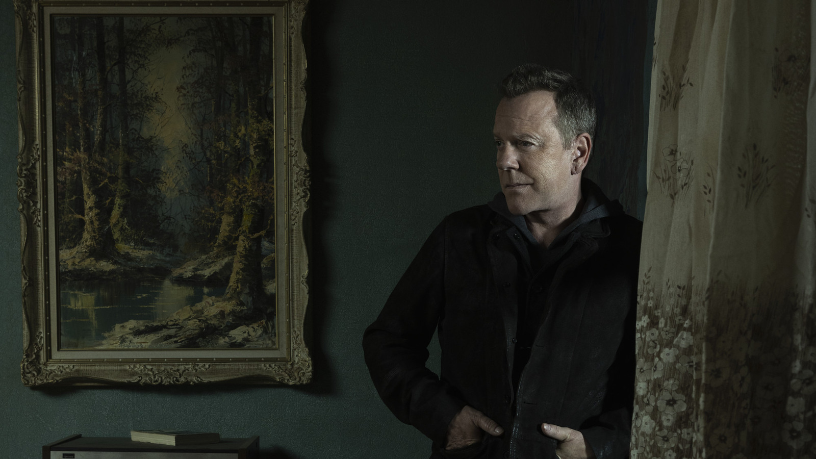 Rabbit Hole's Kiefer Sutherland And Charles Dance Talk That Father-Son ...