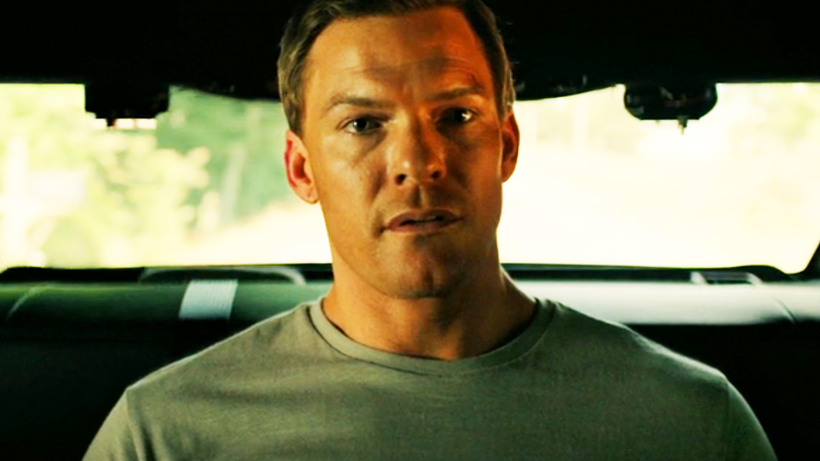 Reacher's Showrunner Explains Why We Wont See Finlay Or Roscoe In Season 2