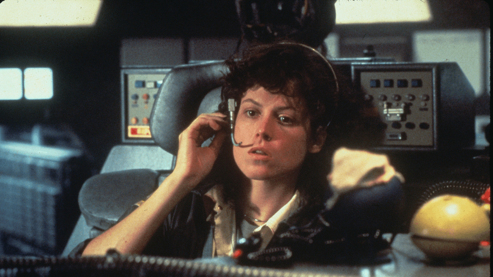 Ridley Scott Cut A Steamy Scene From Alien's Script At Sigourney Weaver ...