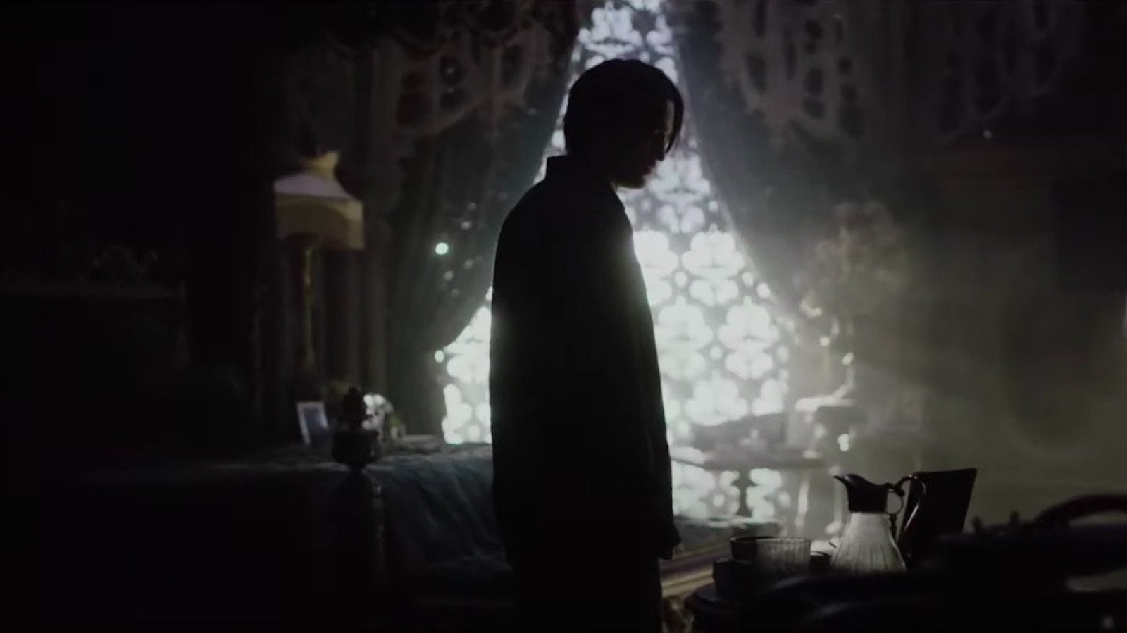 Robert Pattinson Looks Like The Most Emo Batman Ever, And We're Okay ...