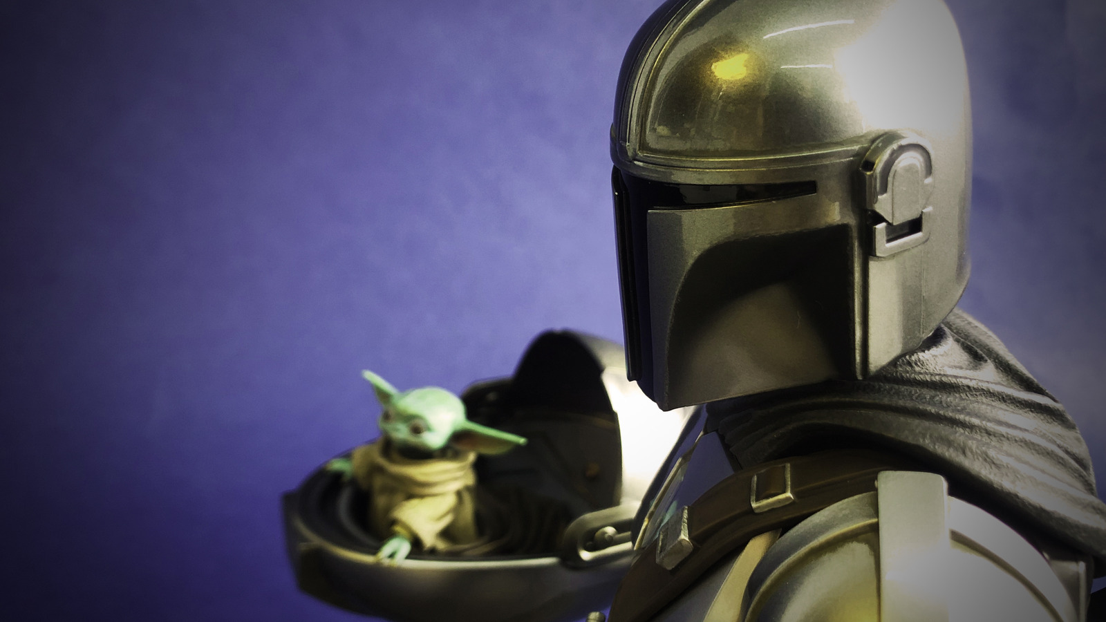 Sideshow's The Mandalorian And Grogu Premium Format Statue Balances The ...