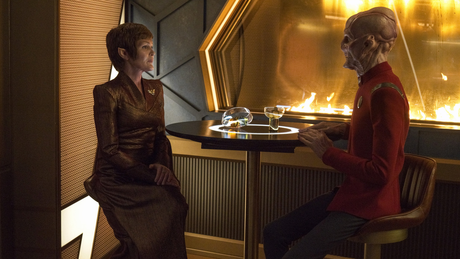 Star Trek: Discovery's Doug Jones Found Delight In Saru And T'Rina's ...