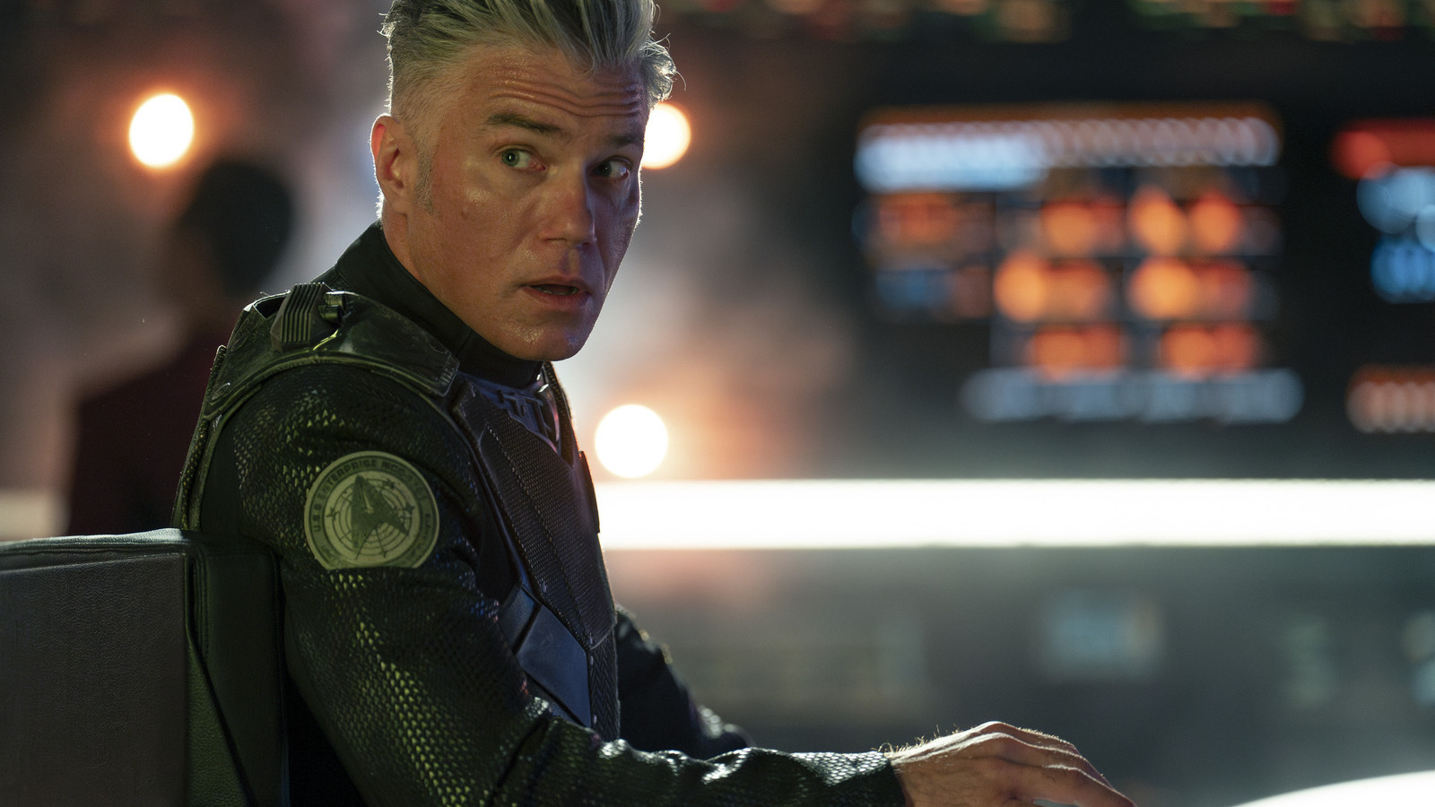 Star Trek's Anson Mount Stole An Acting Trick From William Shatner