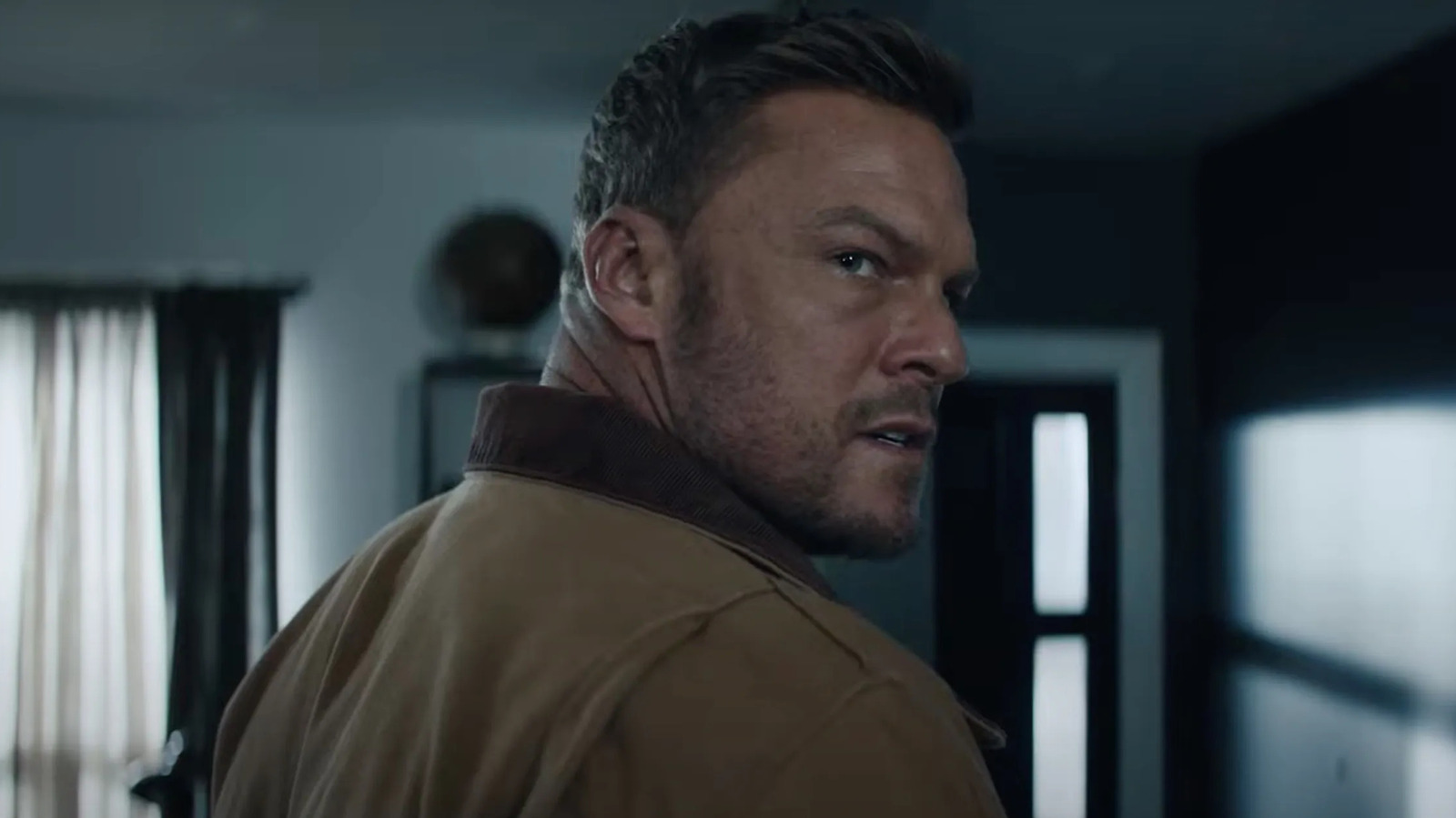 The Best Jack Reacher Actor Isnt Tom Cruise Or Alan Ritchson