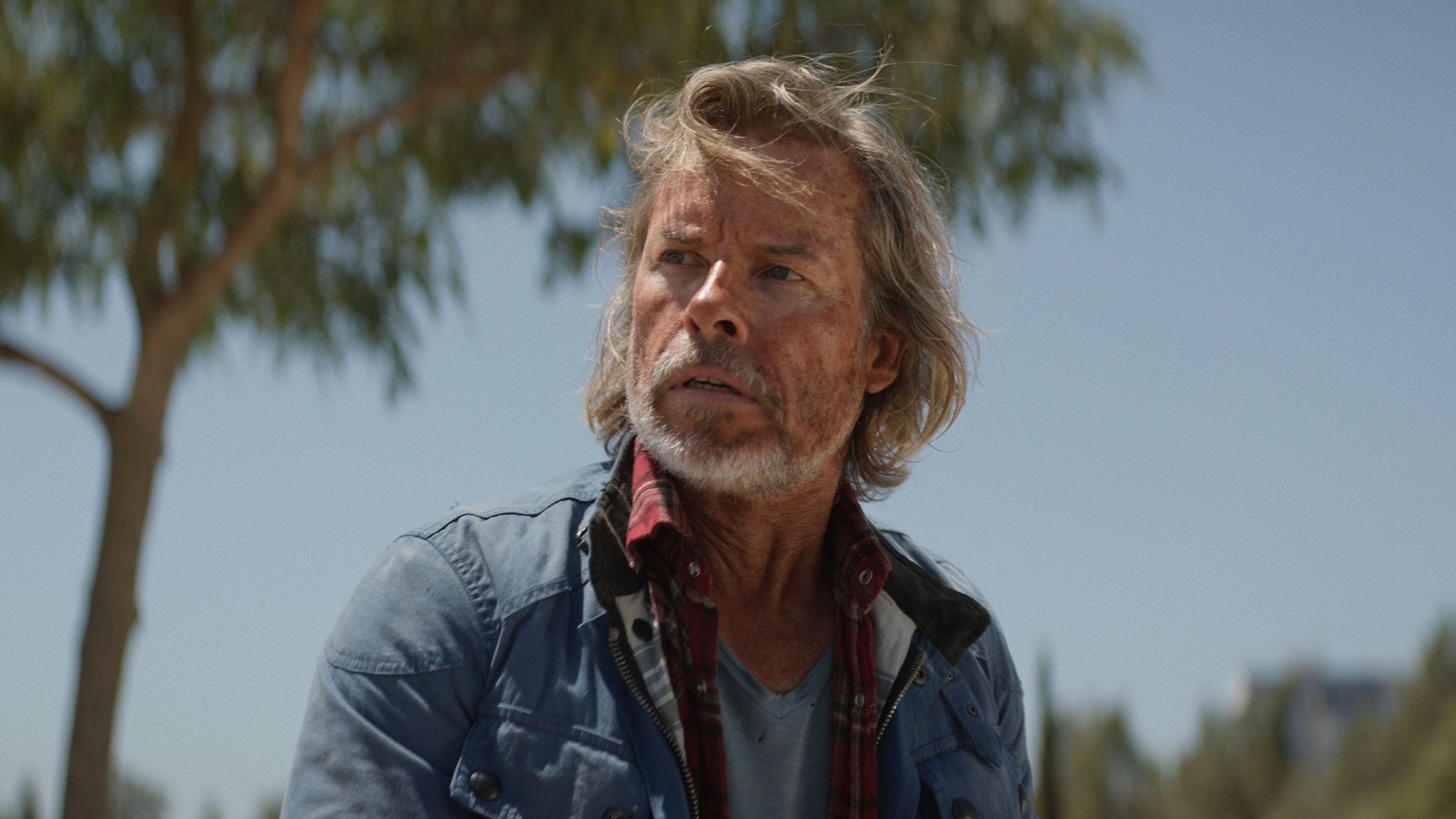 The Infernal Machine Clip: Guy Pearce Is Driven Mad By Cryptic Messages ...