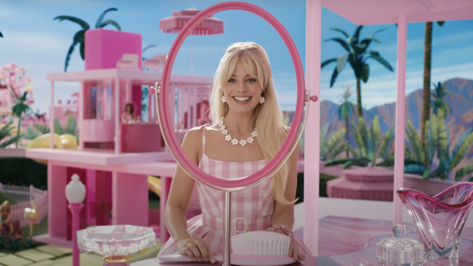 The New Barbie Trailer Makes It Clear That Greta Gerwig Is A Proper ...