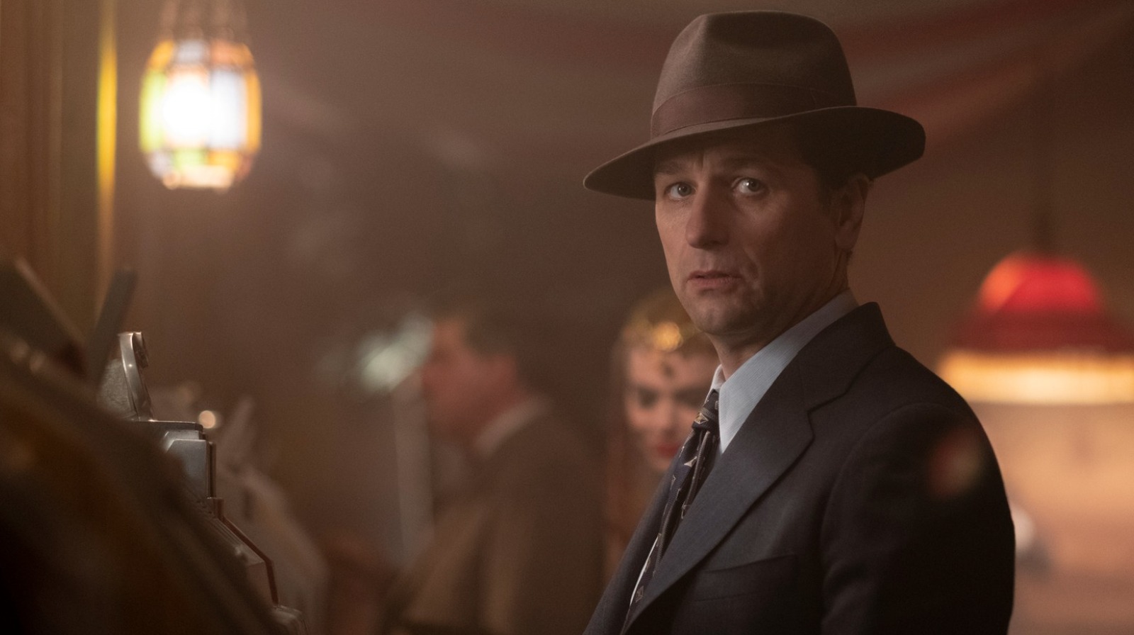 The Perry Mason Season 2 Premiere Just Severed Its Last Tie To Season 1 ...