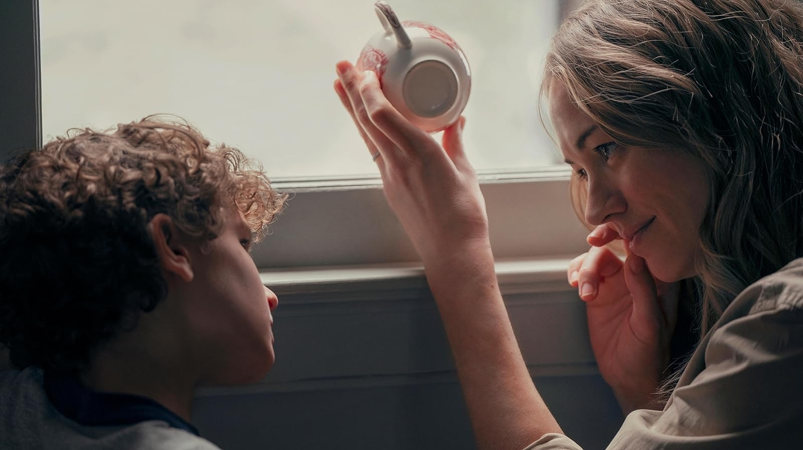 The Yvonne Strahovski Horror Series Stephen King Recommends