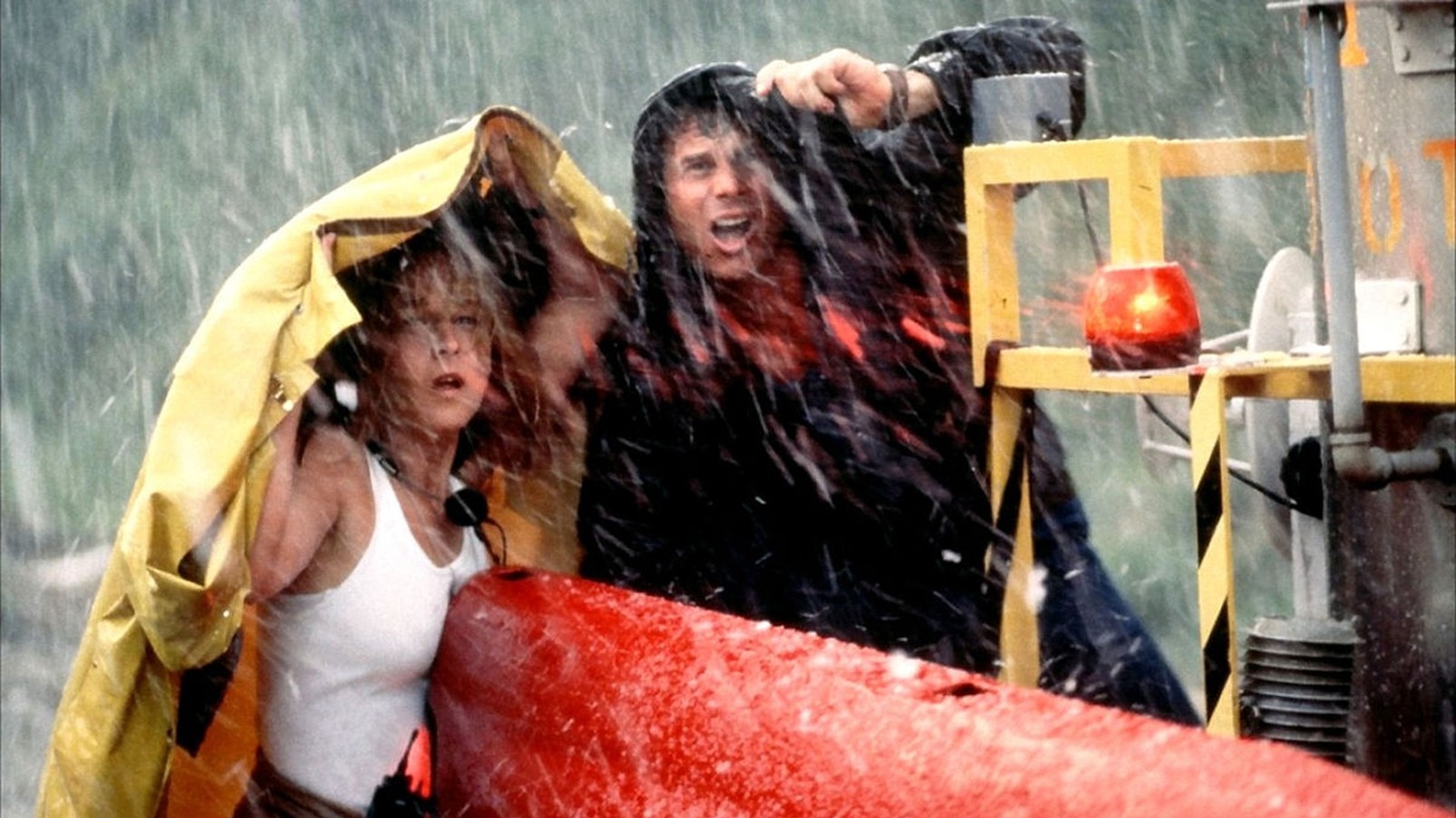 Twister's Troubled Production Had Steven Spielberg Yelling At The Director