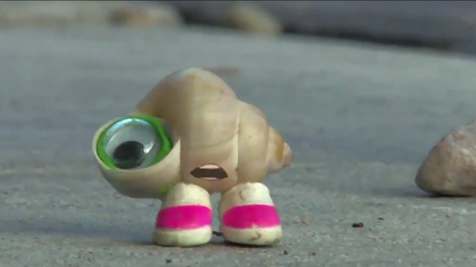 Marcel The Shell Gif
