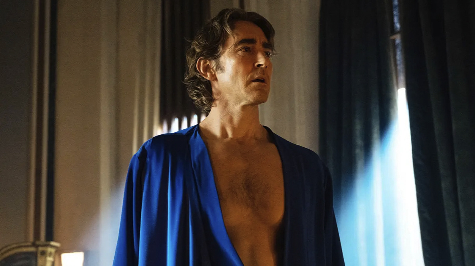 Why Foundation's Brother Day Is Often Shirtless, According To Lee Pace