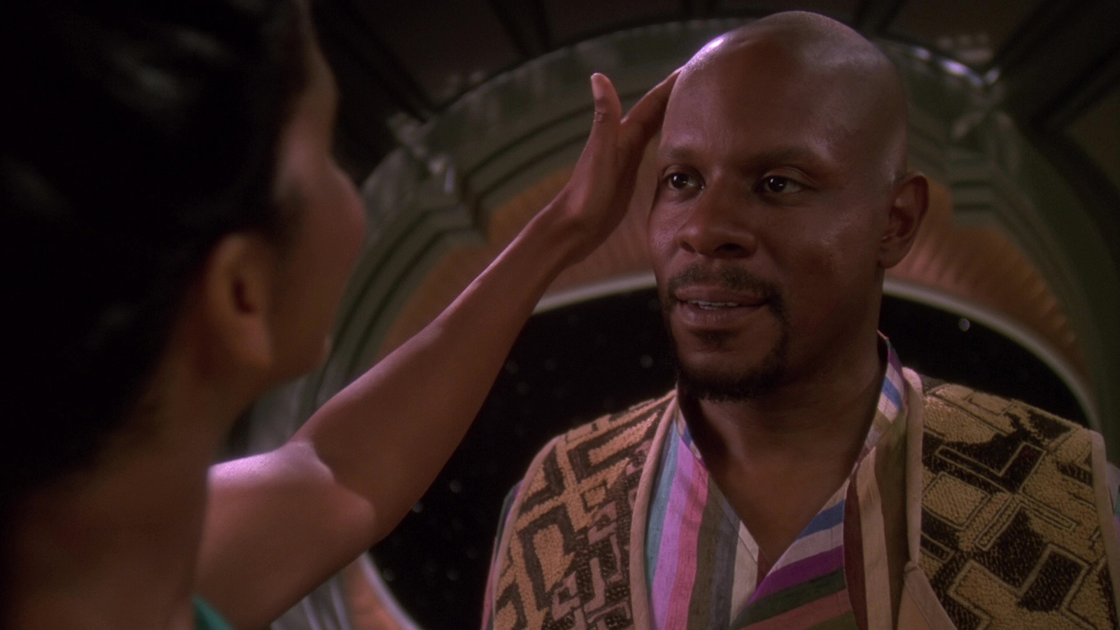Why Star Trek: Deep Space Nine's Avery Brooks Changed His Benjamin Sisko Look