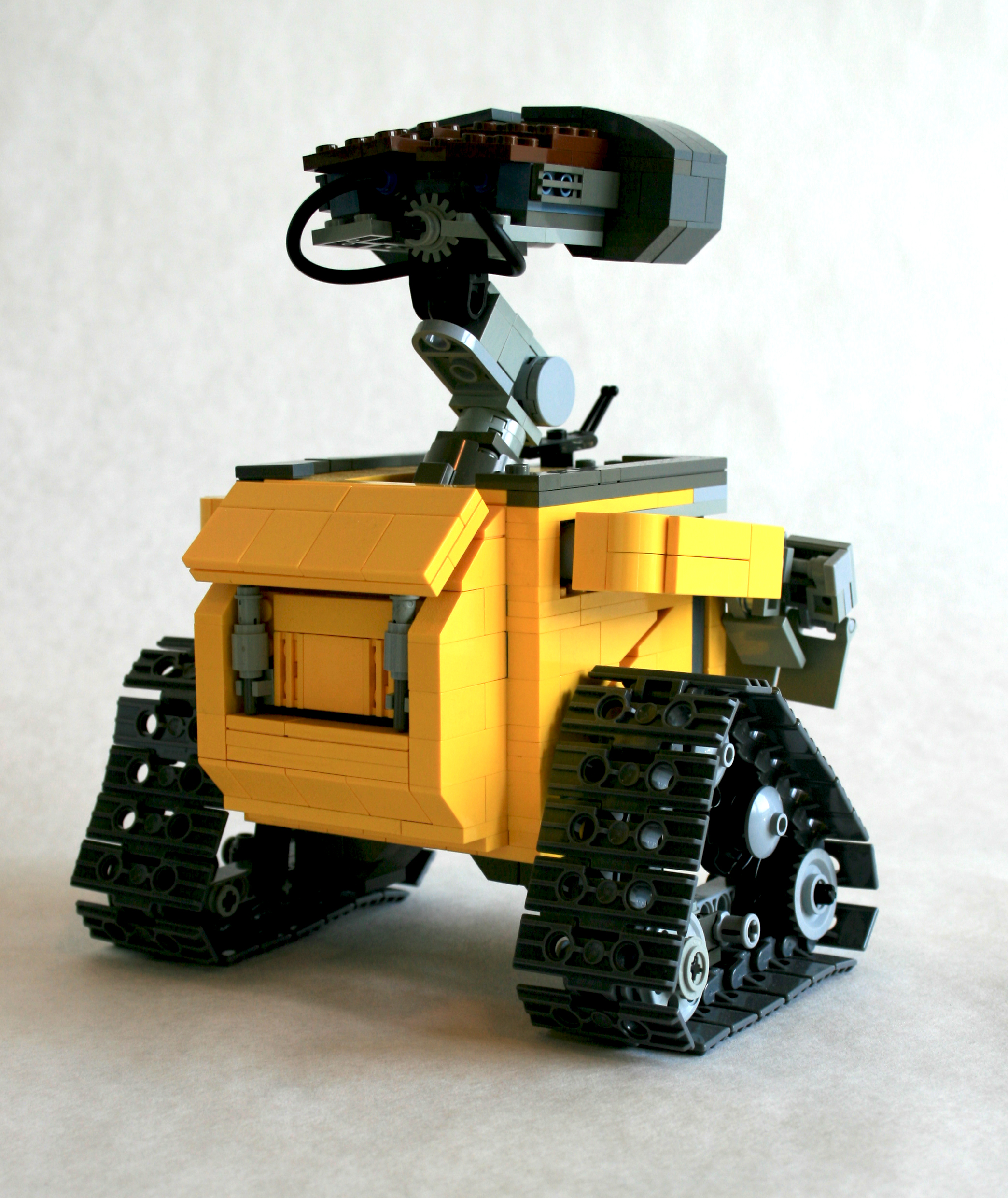 Make This Happen: LEGO WALL-E Created By Pixar Animator/Director Angus ...