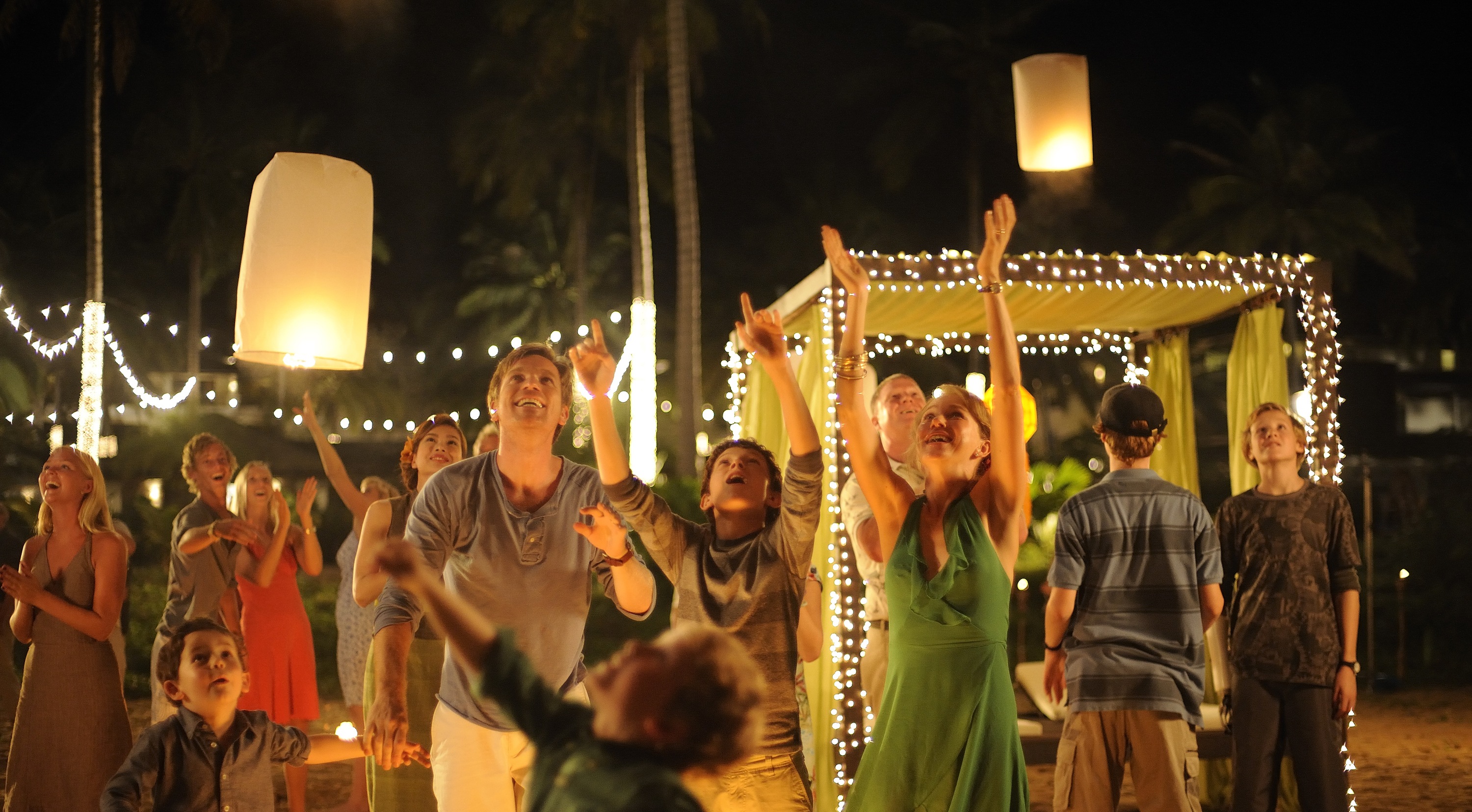 'The Impossible' Trailer: 'The Orphanage' Director Juan Antonio Bayona ...