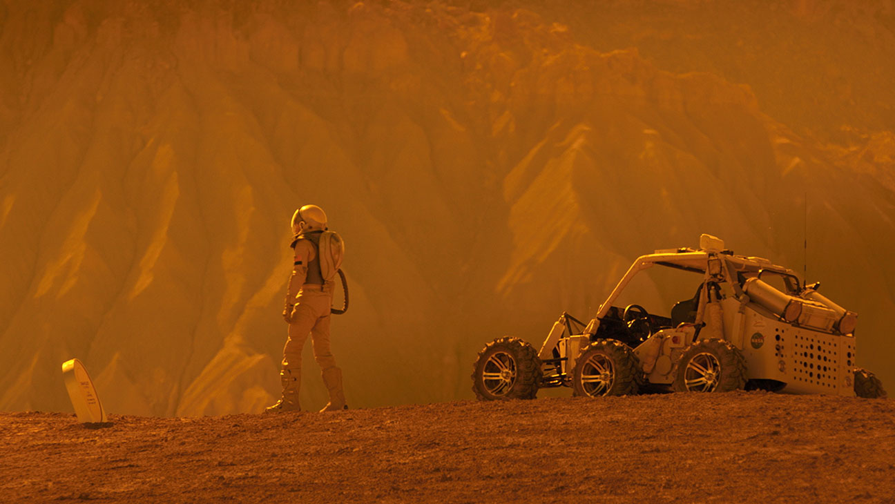 'The Space Between Us' Trailer: Asa Butterfield Visits Earth