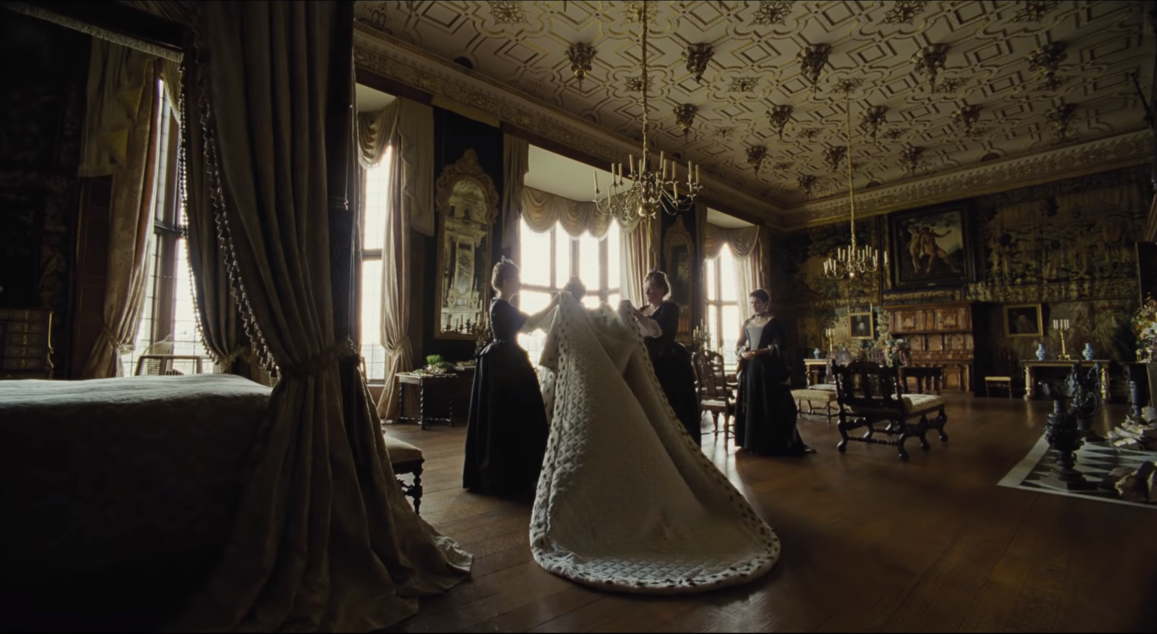The 10 Best Movie Capes Of 2018