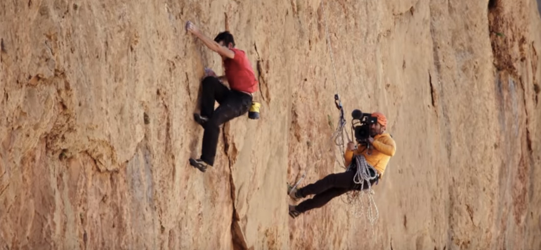 VOTD: How 'Free Solo' Filmed The Treacherous Rock Climb Without Ropes