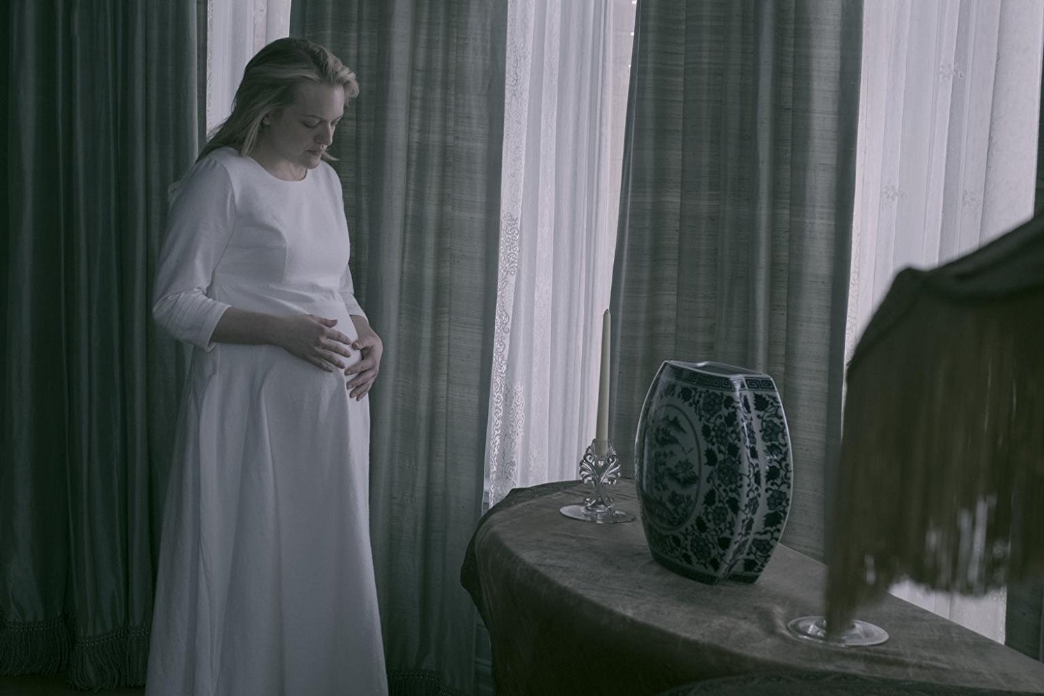 'The Handmaid's Tale' Delivers Its Most Brutal And Horrifically Timely ...