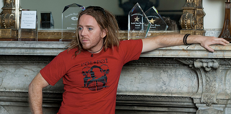 Australia's Brilliant Tim Minchin Will Be Friar Tuck In 'Robin Hood ...